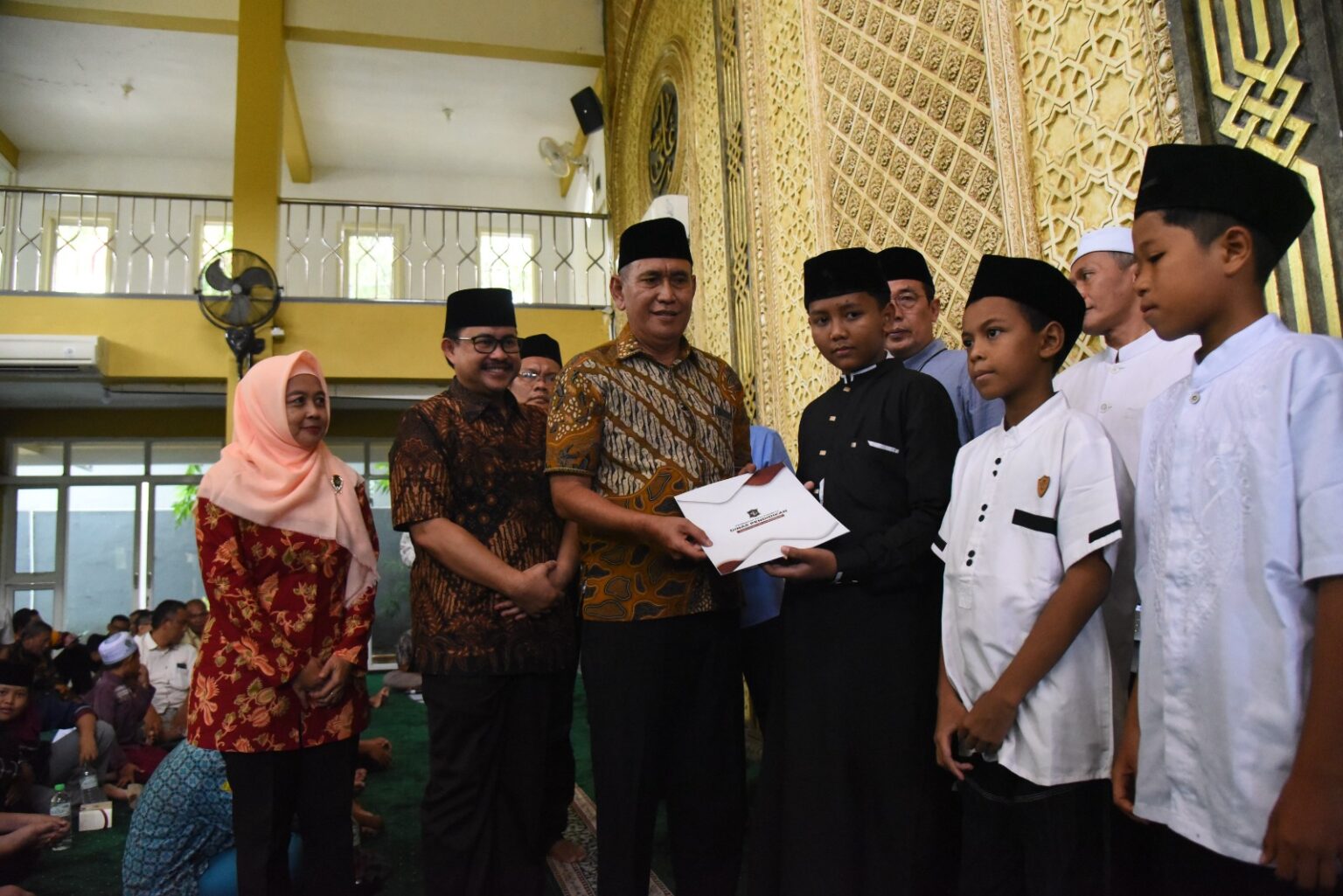 Dihadiri Sekda Kota Surabaya, Disdik Beri Santunan kepada 70 Anak Yatim Piatu – Dinas Pendidikan ...